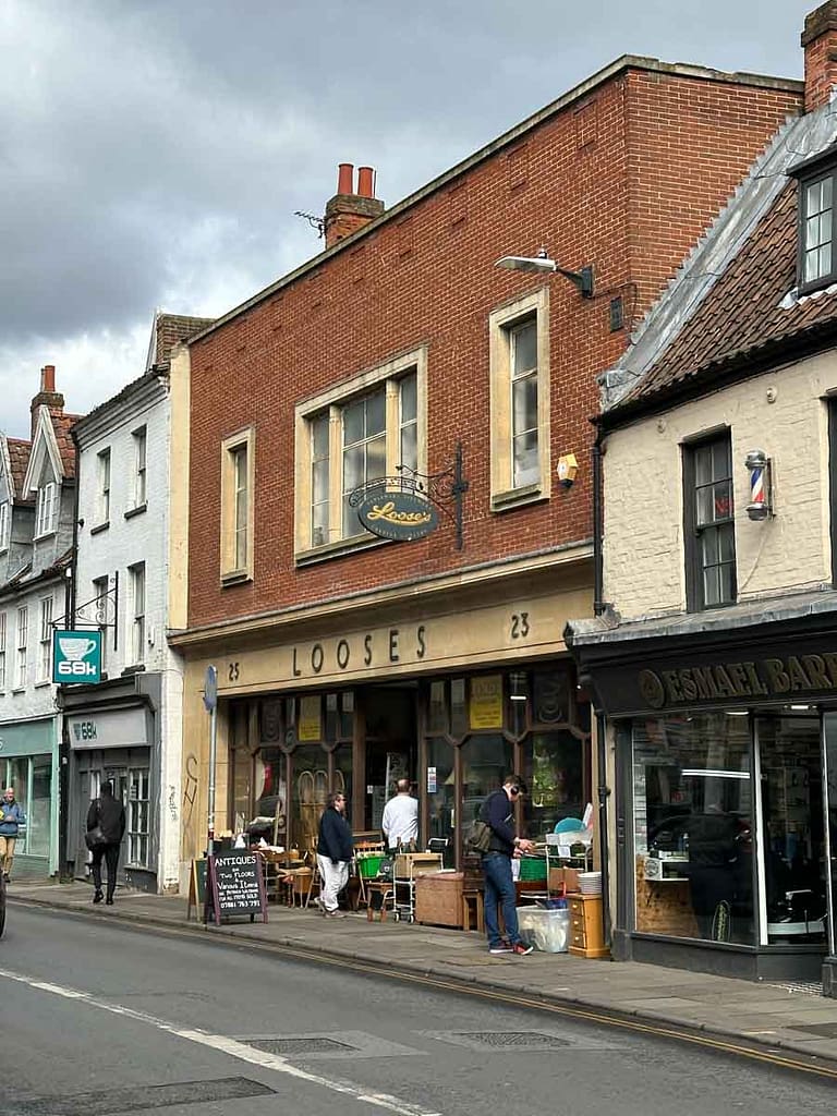 EXPLORE THE TOP 3 ANTIQUE SHOPS IN NORWICH