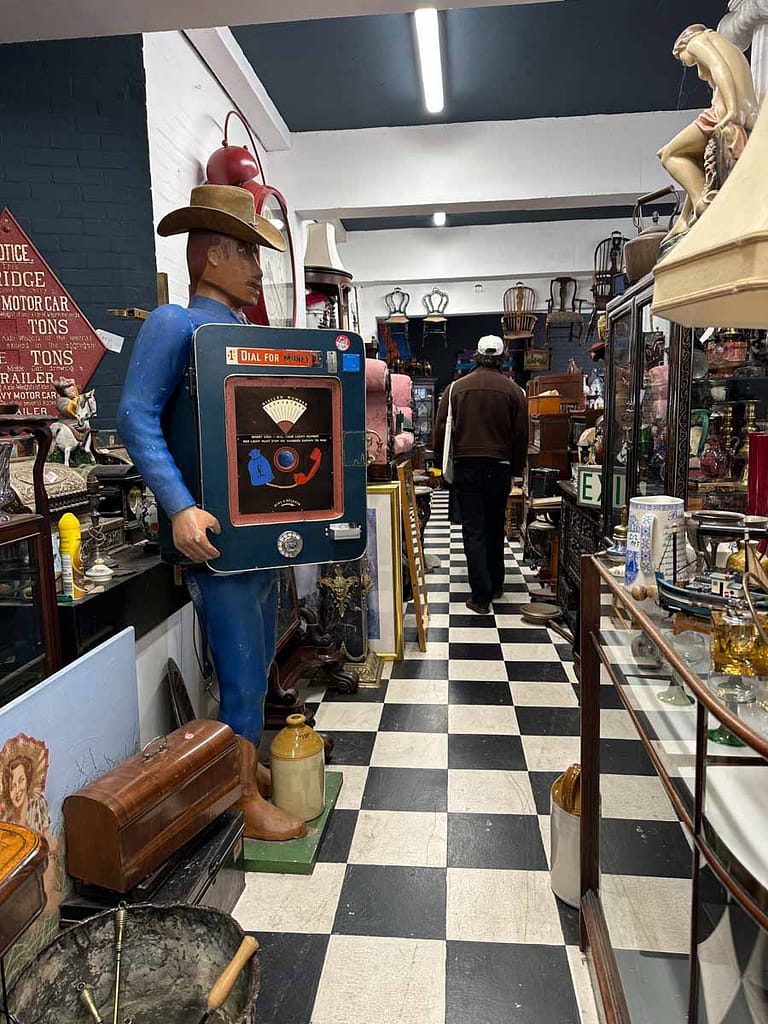 EXPLORE THE TOP 3 ANTIQUE SHOPS IN NORWICH